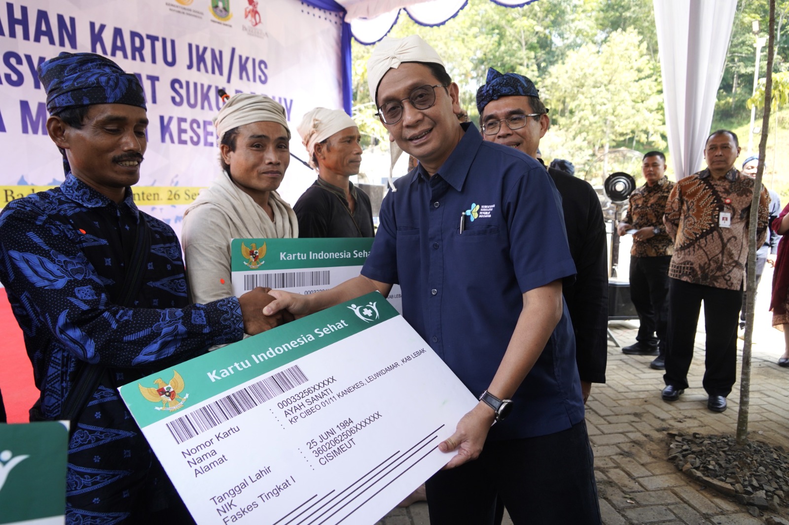 121 Warga Badui Terima Kartu JKN/KIS - Badan Kebijakan Pembangunan Kesehatan | BKPK Kemenkes