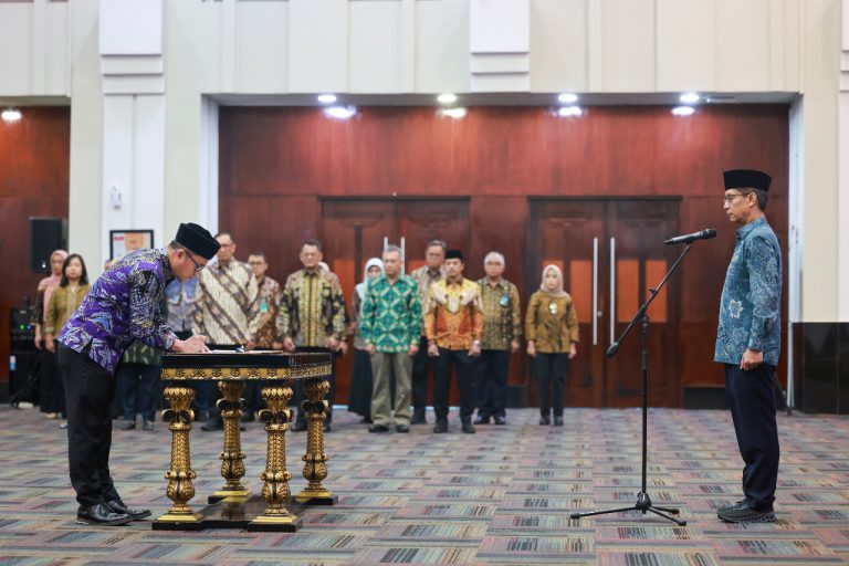 Prof. Asnawi Abdullah Dilantik, dengan Kepemimpinan yang Baru BKPK Siap ...